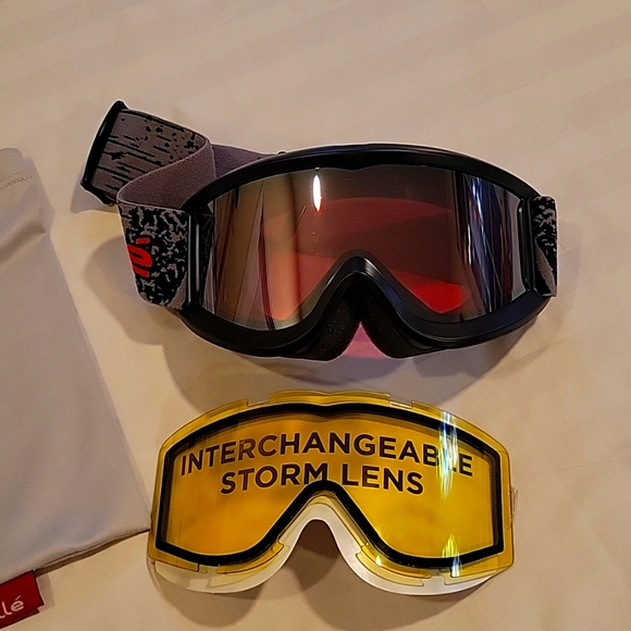 bolle | Accessories | Bolle Adult Snow Goggle Nwot Goes With A ...